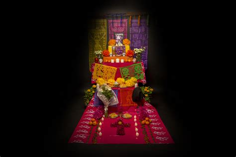 Qué significa el altar y la ofrenda que se pone el Día de Muertos