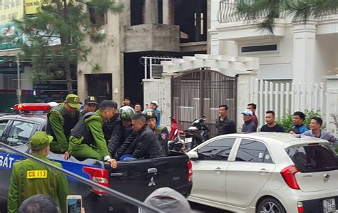 Hà Nội Khống chế thành công nam thanh niên nghi ngáo đá cố thủ trong