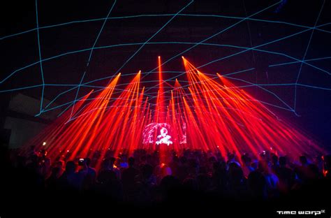世界に名だたる光の演出家AIBAが語る 最高峰のテクノロジーを駆使したテクノの祭典 FLOOR