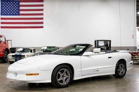 Pontiac Firebird American Muscle Carz