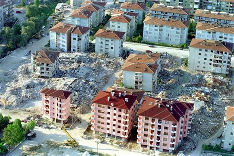 Marmara Depremi nin 16 Yılı Anadolu Ajansı