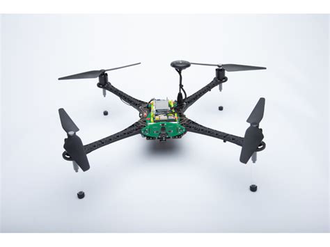 クアルコム世界初の5GとAI機能をあわせ持つ自律型ドローンプラットフォーム CNET Japan