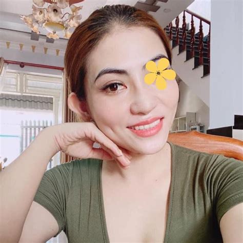 Khánh Nhi Máy bay bà già TX Thái Hoà thích chuyện giường chiếu