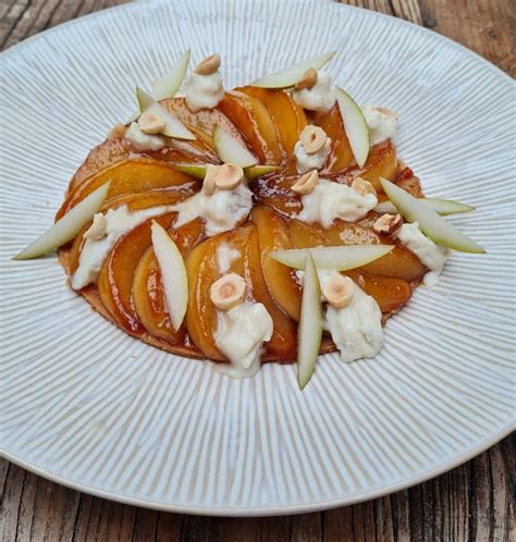 La recette de la tatin poire gorgonzola de Nina Métayer Marie Claire