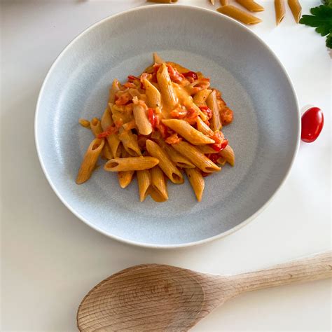 Tomaten Frischkäse Sauce mit Nudeln Paradieskueche