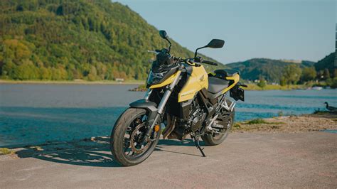 Honda CB750 Hornet Mittelklasse Naked Bike Vergleich 2023