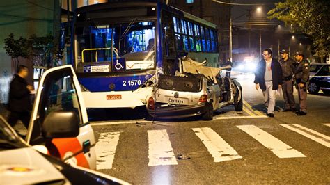 Fotos Acidente Entre Nibus E Carro Na Zona Norte De S O Paulo
