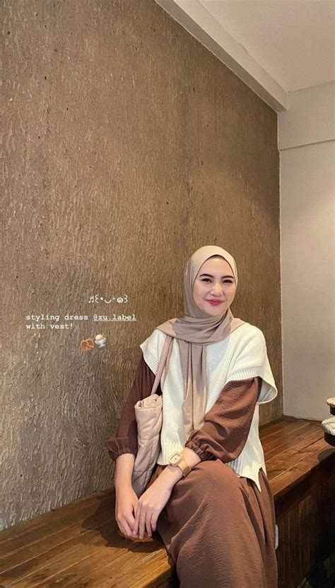 Ide Outfit Hijab Dengan Simple Buat Hangout Ngampus Maupun Ngantor