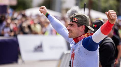 VTT Descente Loïc Bruni remporte la Coupe du monde de Loudenvielle