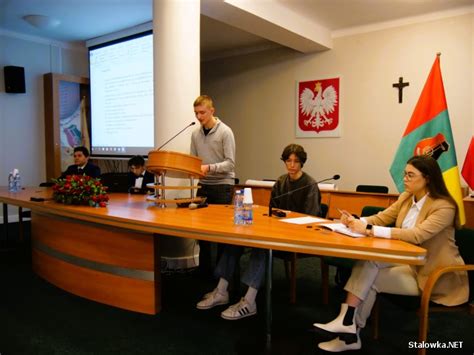 II Sesja Młodzieżowej Rady Miejskiej w Stalowej Woli Stalowka NET
