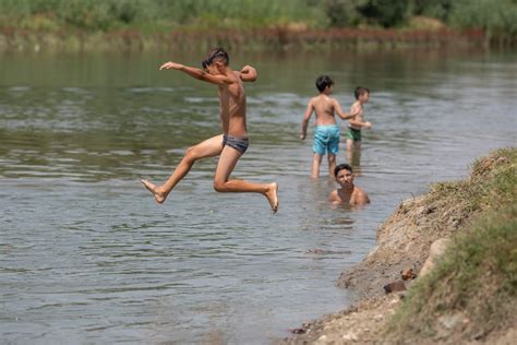 Newspascani Pa Cani T Rgu Frumos Ia I Meteo Canicul N Mai