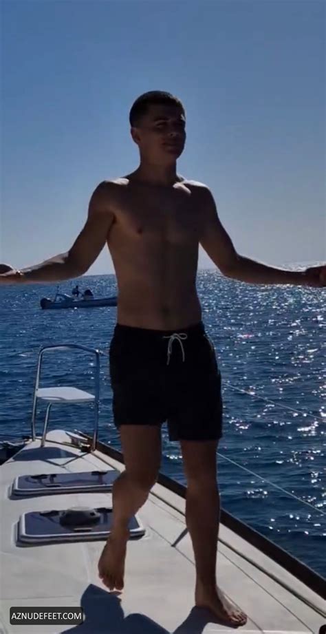 OSCAR CURTIS Feet AZNudeFeet Men