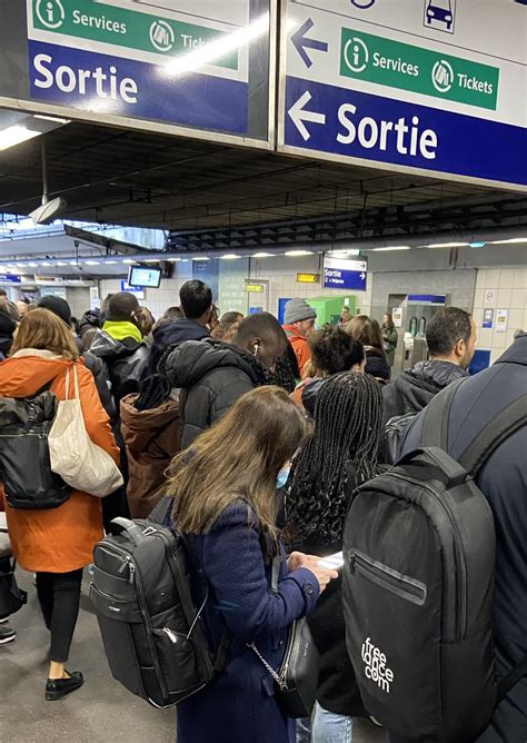 Laure Croiset on Twitter 40 minutes dattente quais bondés