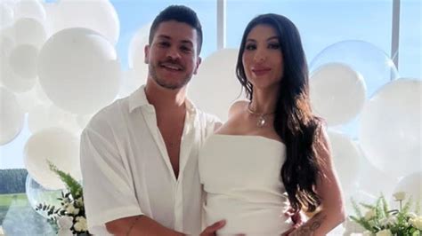 Arthur Aguiar E Jheny Santucci Revelam O Sexo Do Beb Em Ch Revela O