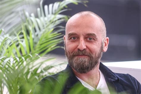 Wojciech Mecwaldowski Unika życia w świetle fleszy Świat Seriali w