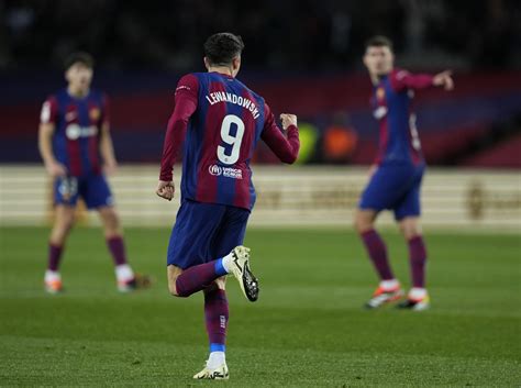 Lewandowski Z Golem Ale Powinien Strzeli Dwa Kompromitacja Barcelony