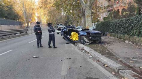 Tragedie la Roma un român de 26 de ani la volanul unui BMW electric