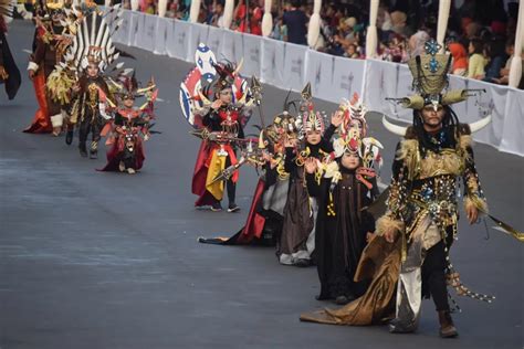 Ada Defile Dengan Filosofi Catur Di Jember Fashion Carnaval JFC 2024