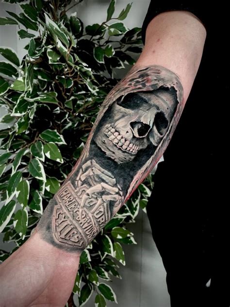 Idee Di Tatuaggi Sull Avambraccio Gia Tattoo Seregno