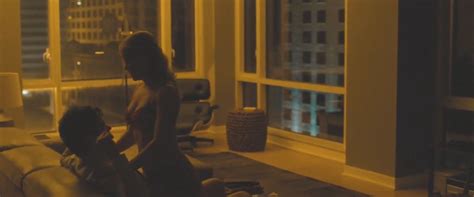 Amy Schumer desnuda en Y de repente tú