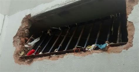 G1 Presos escalam muro e fogem de delegacia superlotada em Goiás