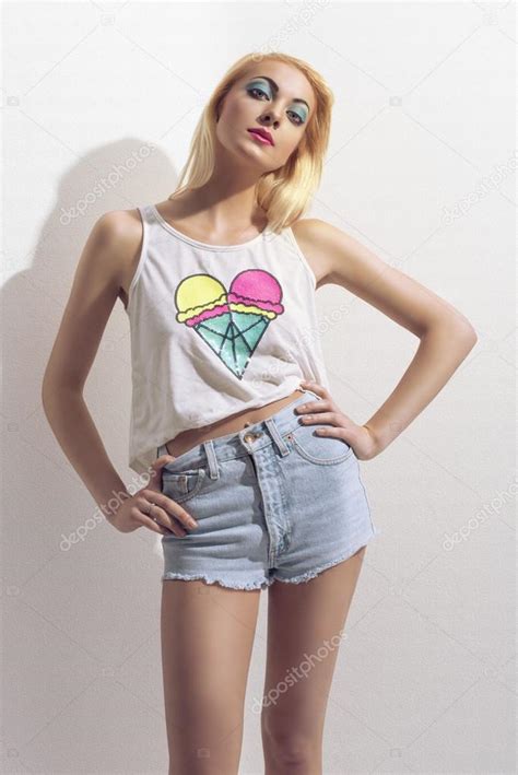 Petite Naked Blondes Whittleonline