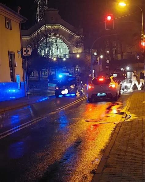 Wieliczka Samochód potrącił kobietę z dzieckiem Są poszkodowani Trwa