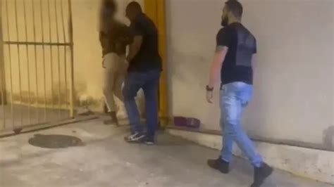 Mulher Presa Por Torturar Filha Autista Saco Pl Stico Na Cabe A