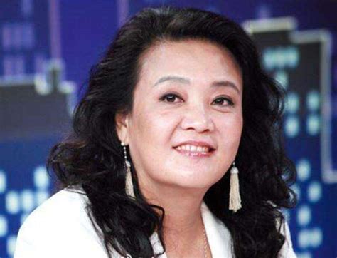 张兰的个人资料简介及图片张兰从身价31亿到一无所有如今再度重生她这一生真的是精彩 人物集