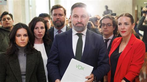 La moción de censura de Vox es un ejercicio democrático bien
