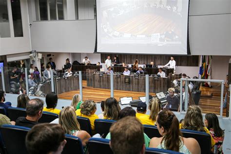 Vereadores aprovam por unanimidade projeto de reposição salarial de