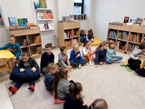 Wizyta W Bibliotece Grupa Iv Przedszkole Miejskie Nr W Odzi