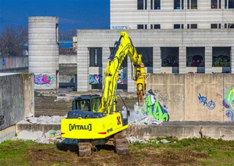 Al Via La Demolizione Dellex Centro Servizi Di Bergamo Recover Web