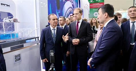 Губернатор Кубани провел экскурсию по стенду региона на выставке в