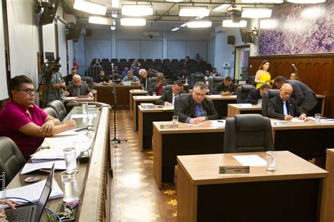 Justiça concede liminar derrubando artigos da Lei Orgânica Meira