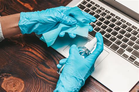 Laptop Cleaning How To Properly Deep Clean Your Laptop Donklephant