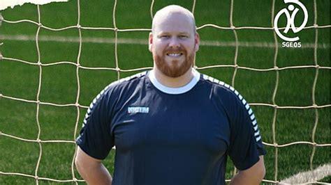 Jo Voß gibt Debüt an der Linie der SGE Bedburg Hau FuPa