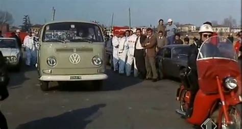 Imcdb Org Volkswagen Giardinetta T Typ In Bolidi Sull