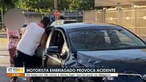 Motorista bêbado bate em carros estacionados na Rua da Lama em Vitória
