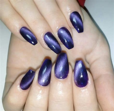 Pin by Ivonne Vázquez on Uñas Cat eye nails Black and purple nails