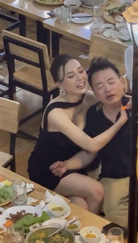 Phương Oanh lần đầu cảm thán về việc liên tục bị quay lén cho rằng