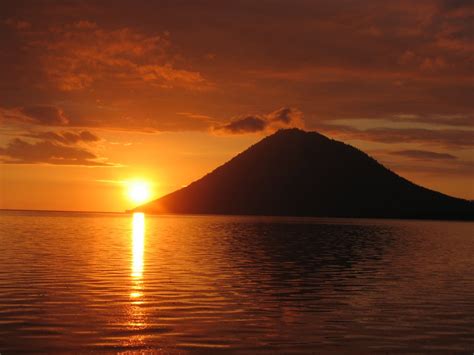 Pulau Manado Tua Pesona Gunung Laut Nan Apik Dan Menakjubkan