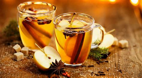 Découvrez le jus de pomme chaud boisson réconfortante aux épices Bio