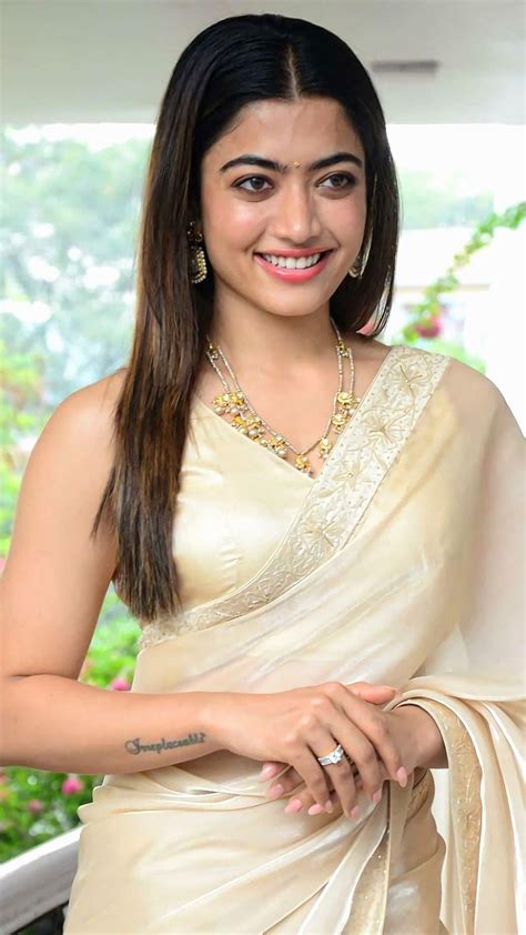Top 144 Rashmika Mandanna Saree Hd Wallpaper Thejungledrummer