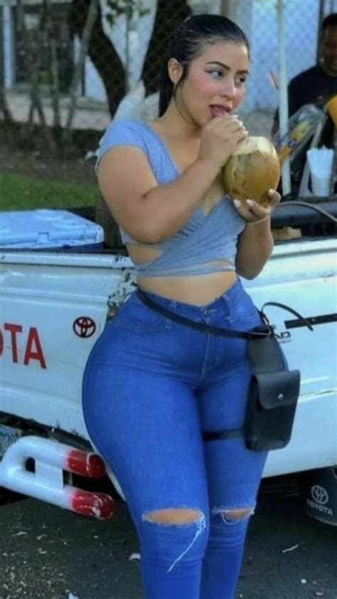 Sexy Wide Hips Tiny Waist Full Figured Women Body Curves Sexy Jeans