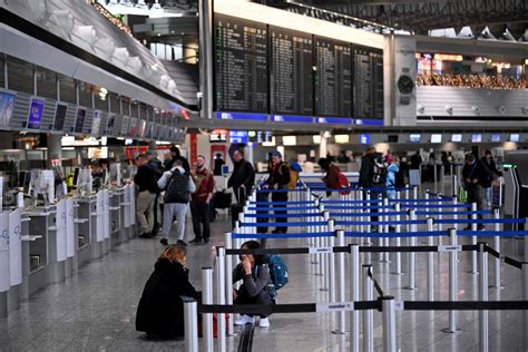 Flughafen Streik Keine Flüge ab Hamburg und Berlin PULS 24