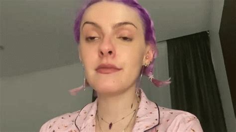Bonitinha Karen Bachini Bonitinha Karen Bachini Fazendo Pose