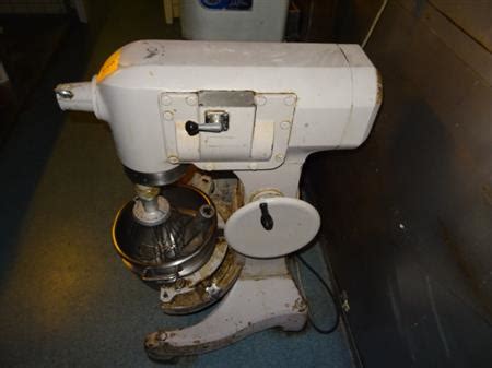 BATTEUR MÉLANGEUR 60 LITRES HOBART PF 601 HOBART à 10 STEMBERT