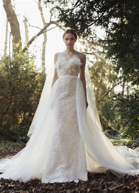2023 Wedding Dress Trends You Ll Be Seeing Everywhere Say Yes To The