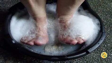 Un Bain Naturel Pour Soulager Et Hydrater Vos Pieds